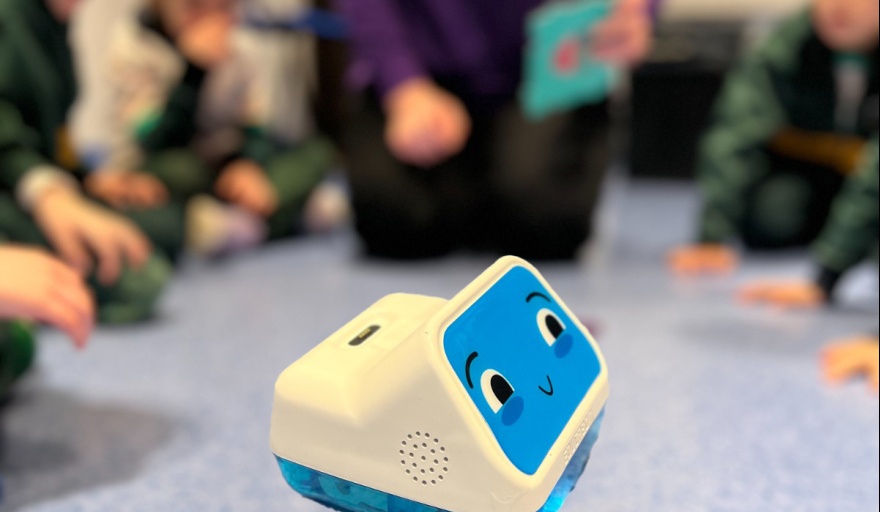 CODIT, el nuevo robot nacional que enseña a que los niños puedan programar